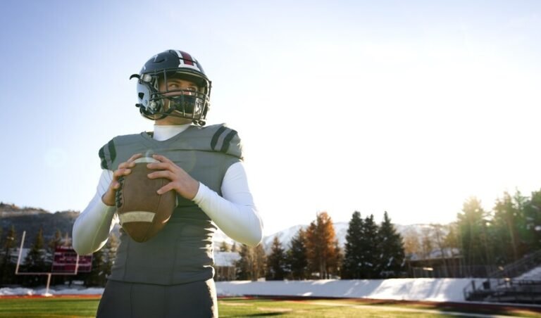 NFL Playbook Basics: A Beginner’s Guide to Football Strategy - Read Dive